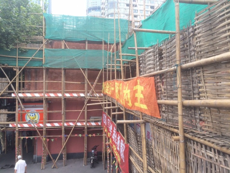 Andamios de bambú en Shanghai. Estructuras temporales ligeras – e-STRUC